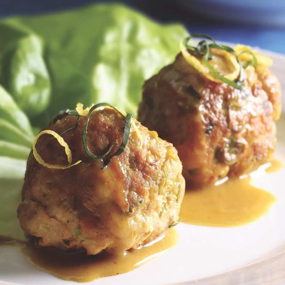 How to make Lion's Head Meatballs Recipe