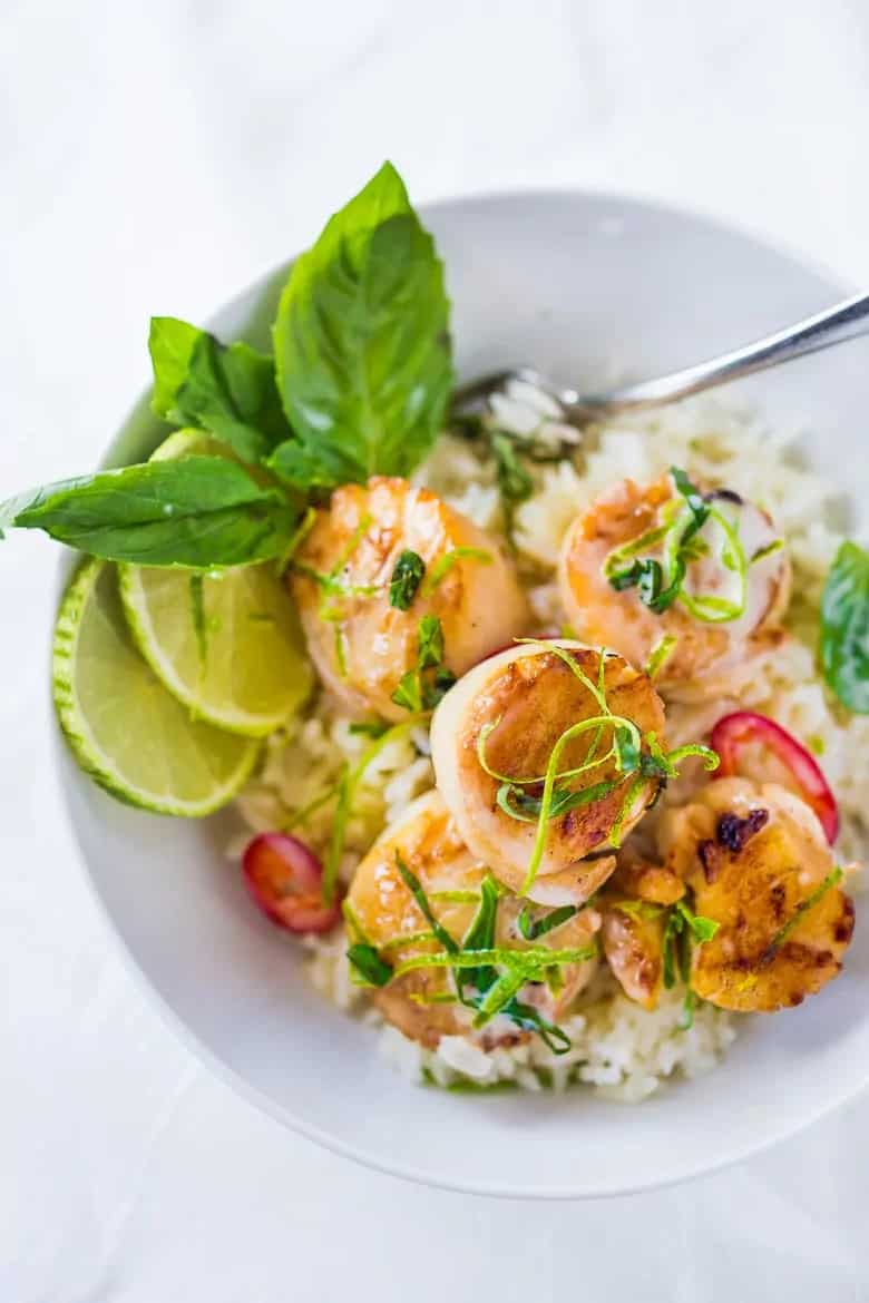 How to make Seared Scallops With Coconut Lemongrass Sauce Recipe