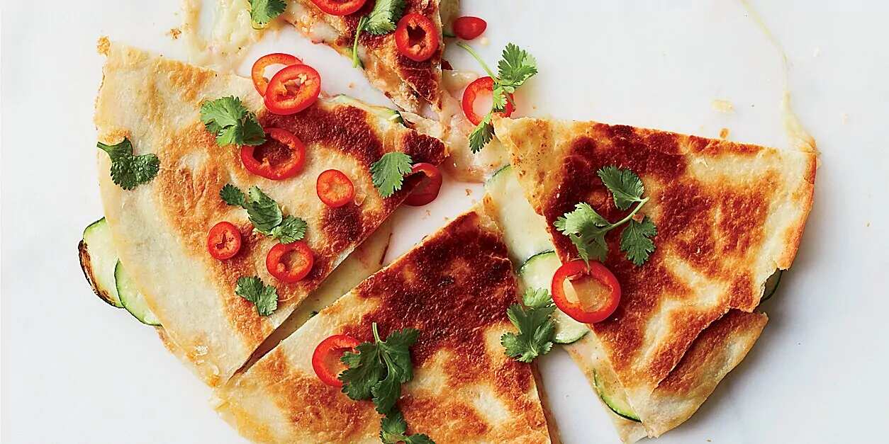 How to make Zucchini Quesadilla With Spicy Salsa Roja Recipe