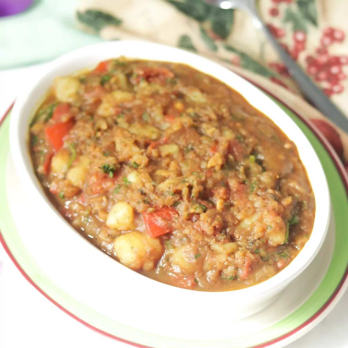 How to make Aloo Rasedar Recipe