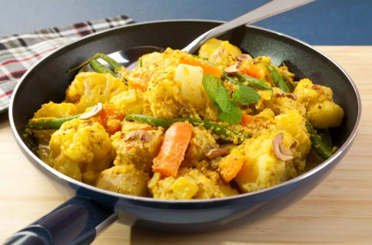 How to make Cauliflower, Potato And Carrot Curry Recipe