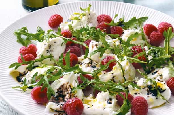 How to make Rocket, Raspberry And Mozzarella Salad Recipe