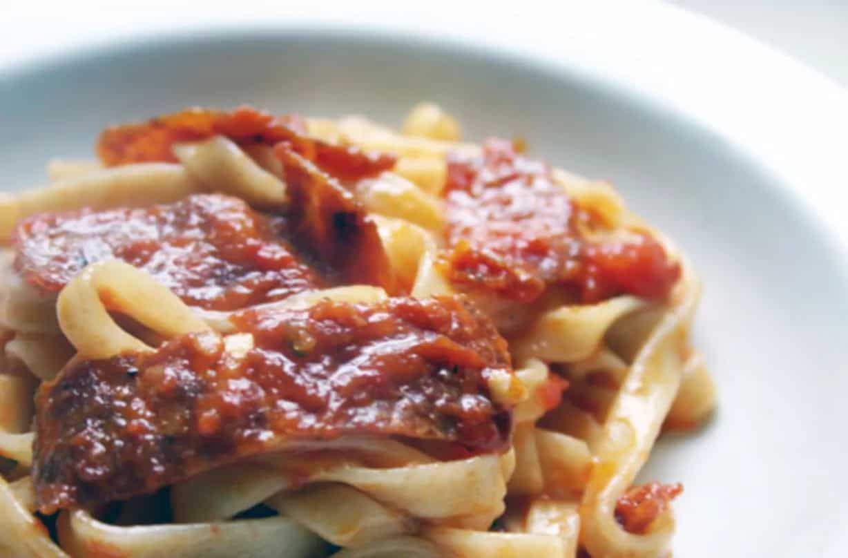 How to make Spicy Salami And Tomato Pasta Sauce Recipe