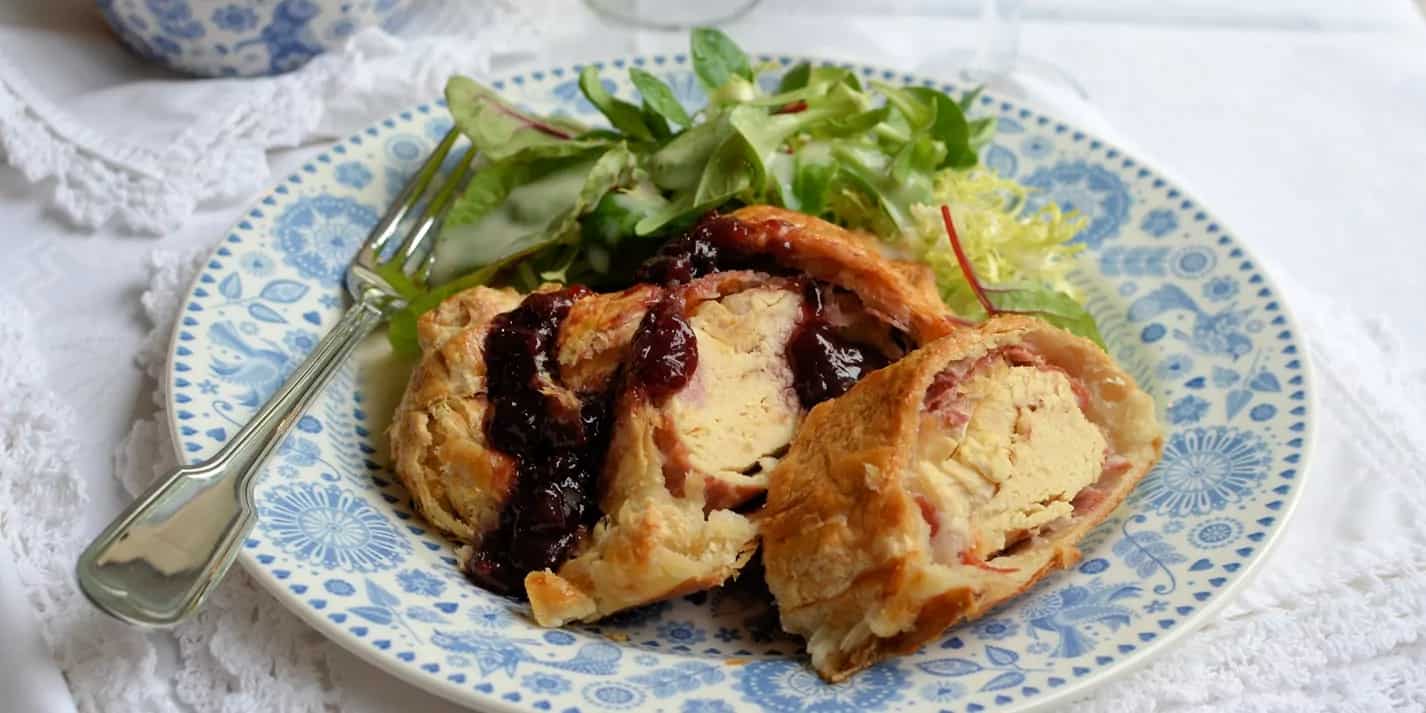 How to make Chicken Wellington With Cherry Sauce Recipe