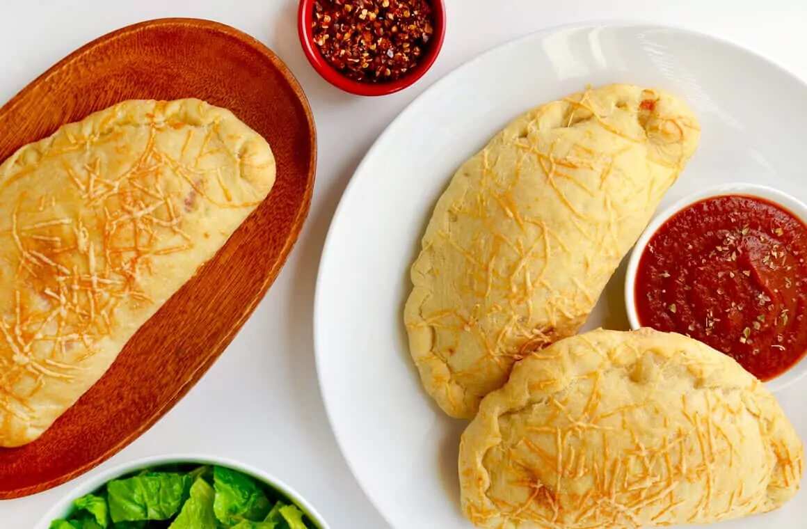 How to make Cheesy Garlic Chicken Calzones Recipe