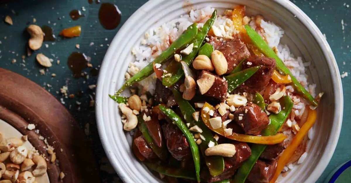 How to make Beef, Yellow Capsicum And Snow Pea Stir Fry Recipe