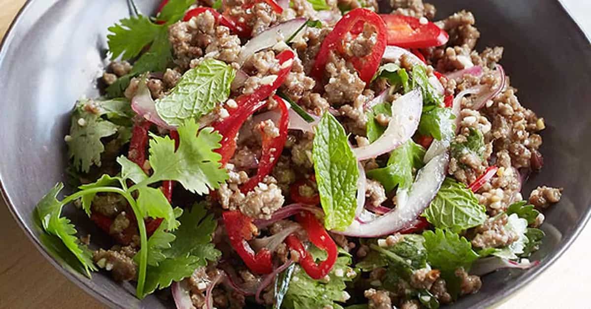 How to make Minced Beef Larb With Roasted Rice Recipe