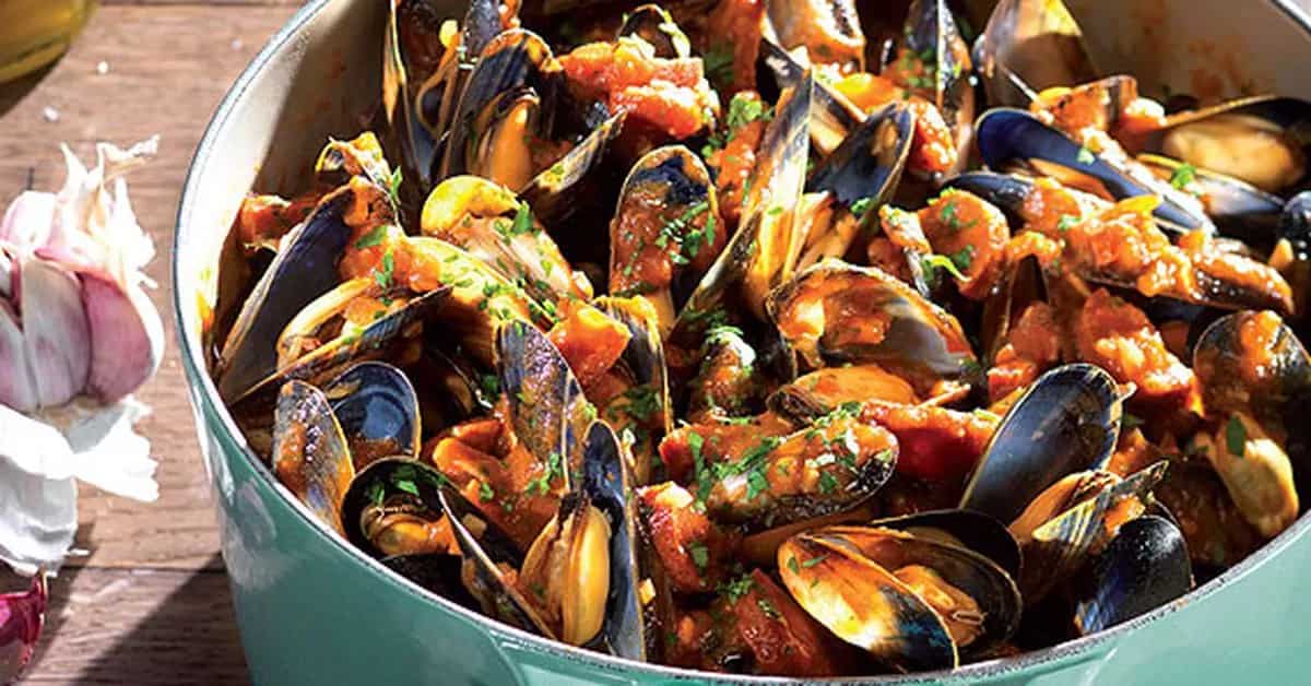 How to make Mussels And Chorizo With Tomato Ragout On Garlic Toast Recipe