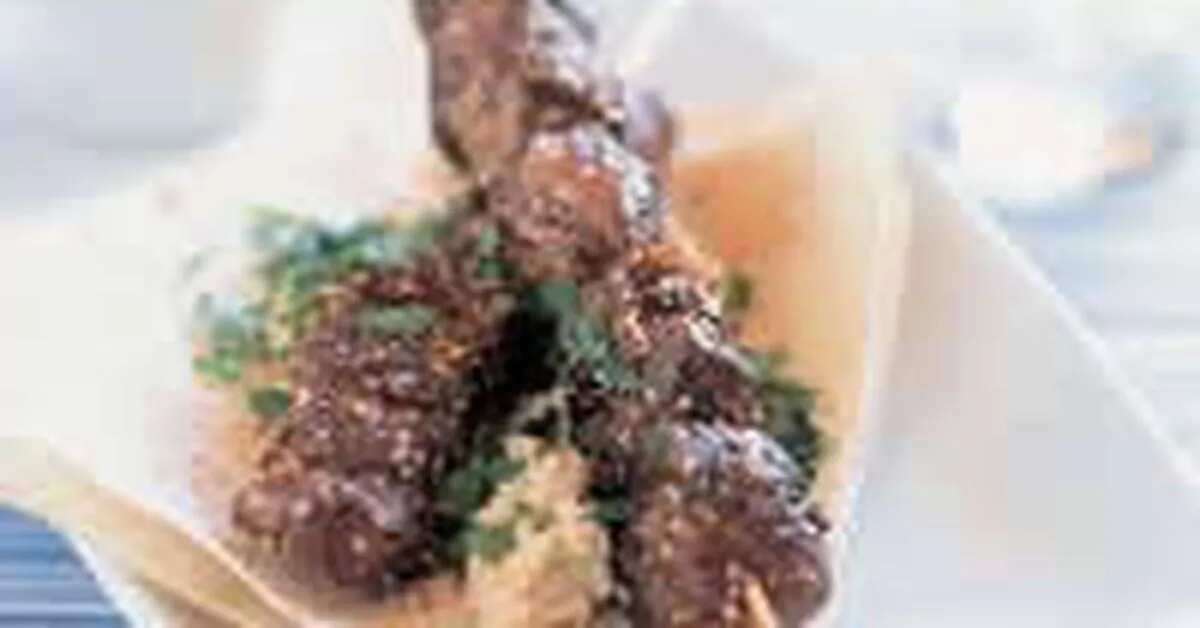 How to make Za'atar-crusted Kebabs With Hummus Recipe