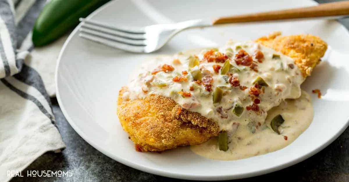 How to make Cornbread Crusted Chicken With Bacon Jalapeno Popper Sauce ...