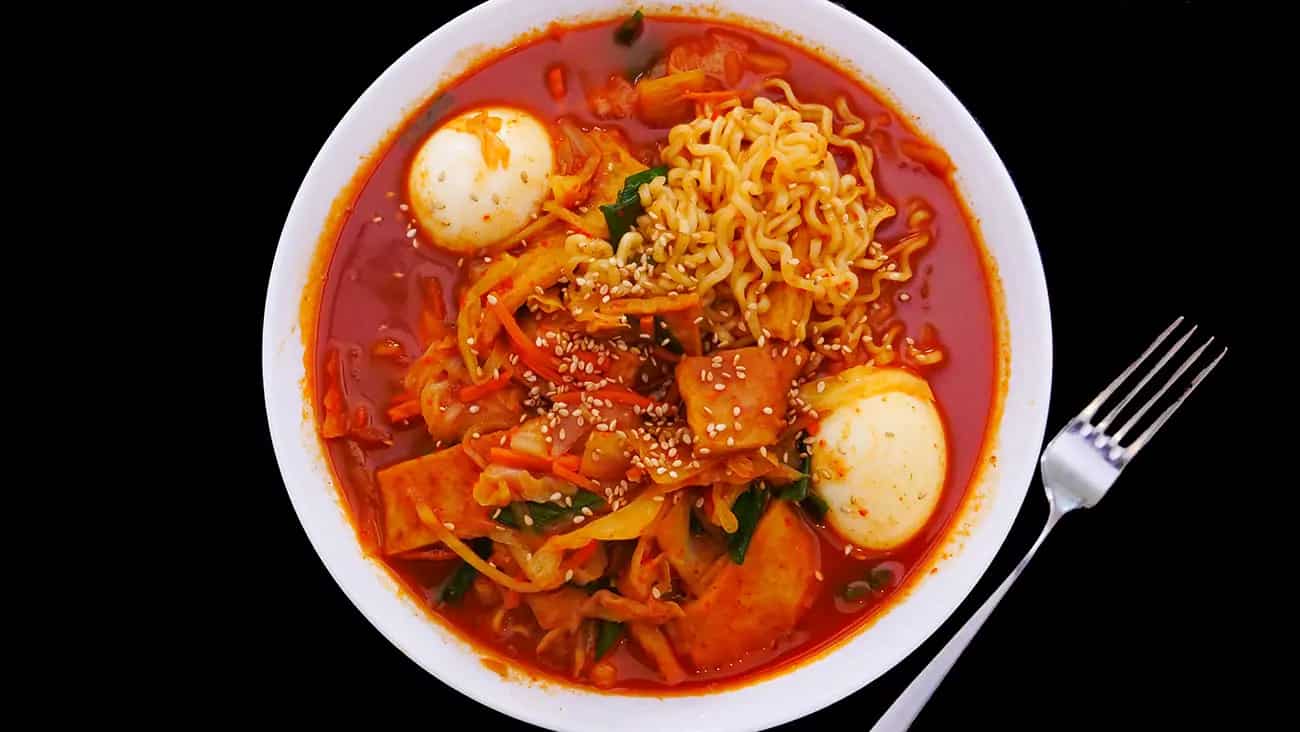 How to make Rabokki Sweet & Spicy Ramen Recipe