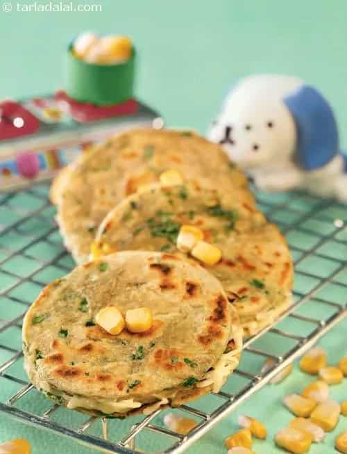 How to make Corn And Spinach Paratha Recipe