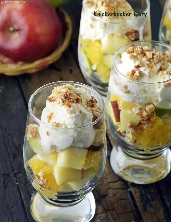 How to make Layered Ice-cream Sundae With Fruits Recipe
