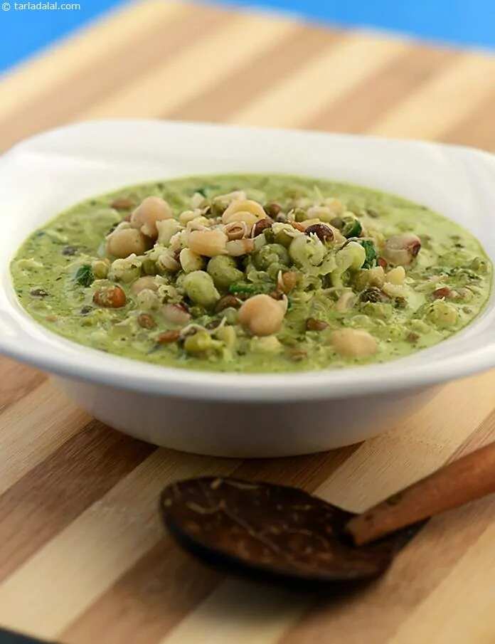 How to make Mixed Sprouts In Coconut Gravy Recipe