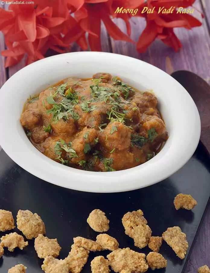 How to make Moong Dal Vadi Rasa Recipe