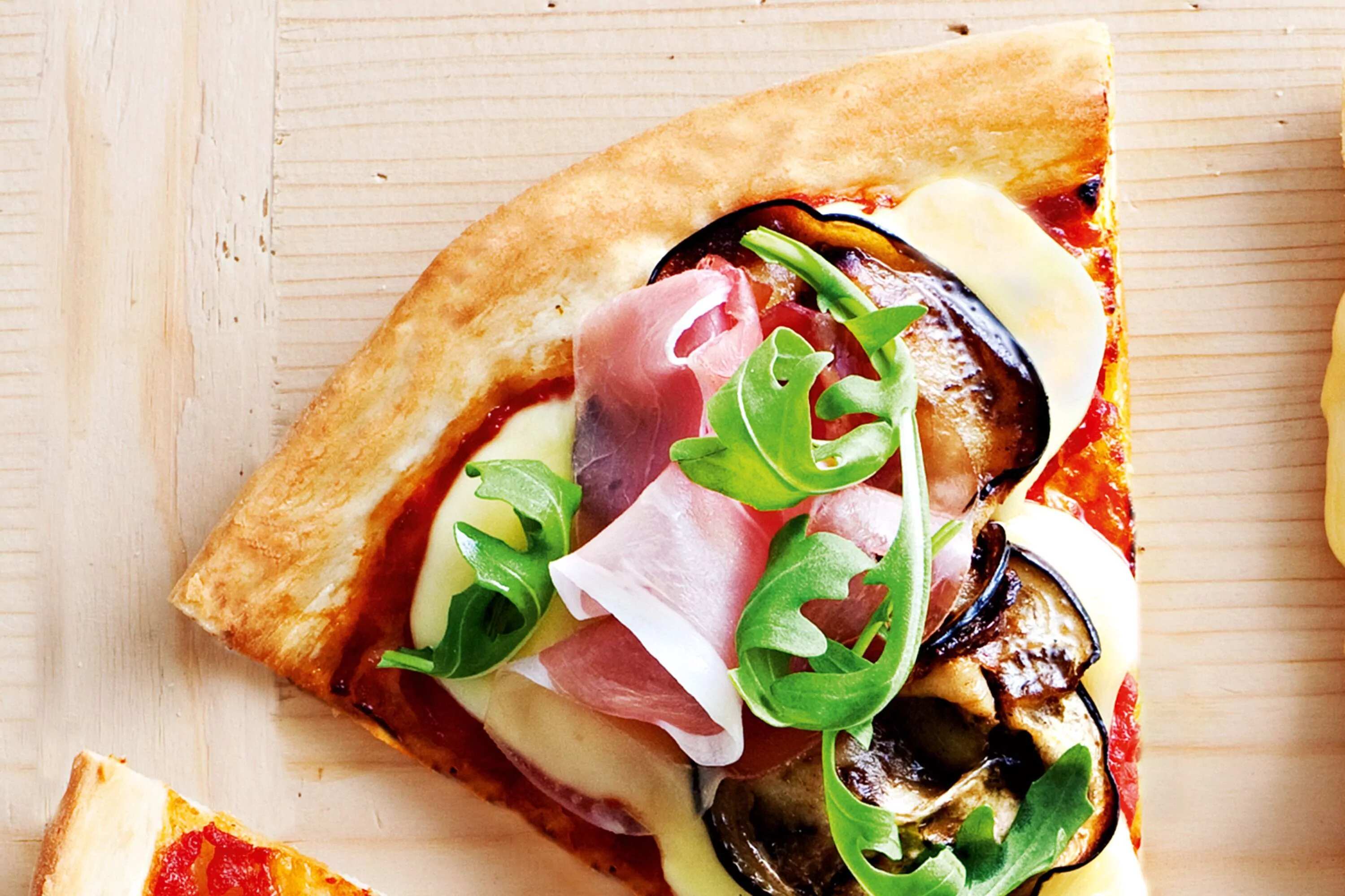 How to make Eggplant And Prosciutto With Rocket Pizza Recipe