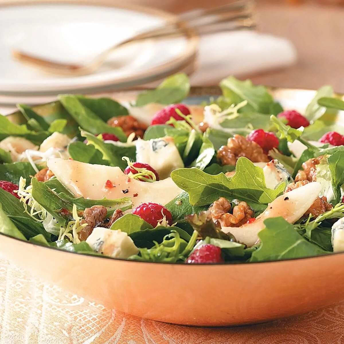 How to make Raspberry Pear Salad With Glazed Walnuts Recipe