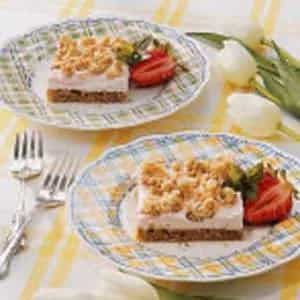 How to make Strawberry Yogurt Crunch Recipe