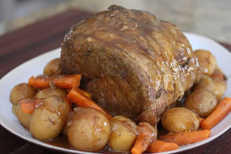 How to make Country Pot Roast With Sour Cream Gravy Recipe