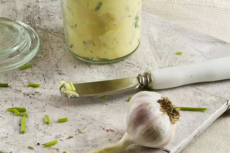 How to make Garlic Chive Butter Recipe