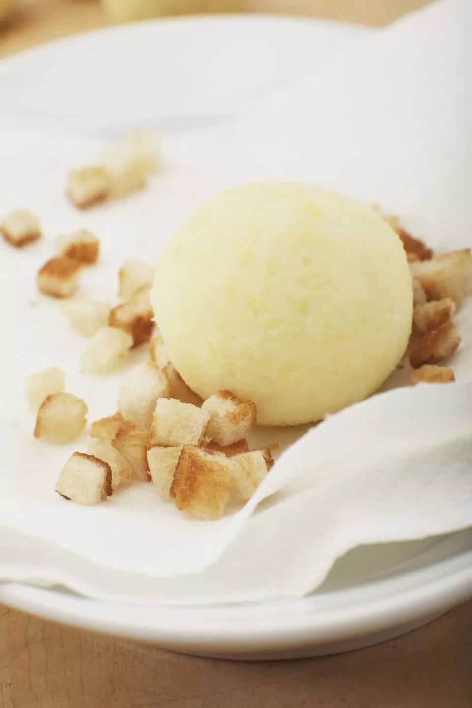 How to make Hungarian Bread Dumplings-zsemlye Gomboc Recipe