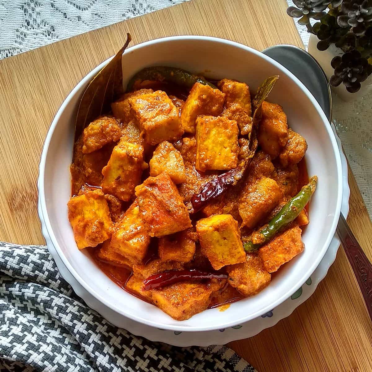 How to make Paneer-er Dalna Recipe