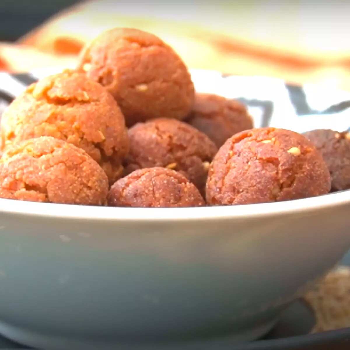 How to make Vellai Seedai Recipe