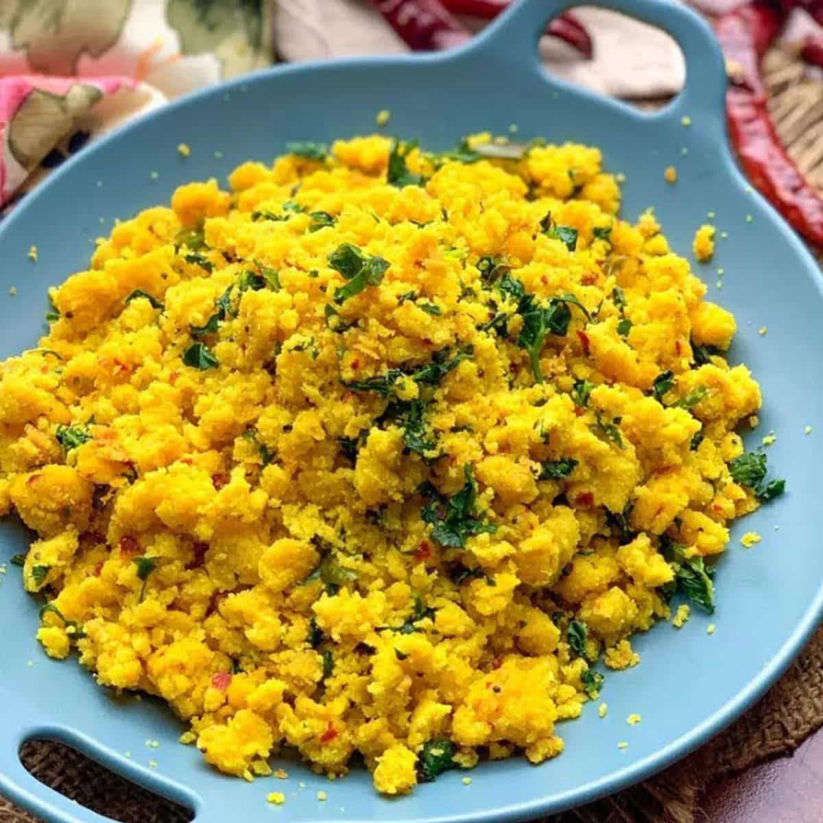 How to make Menthia Keerai Paruppu Usili Recipe