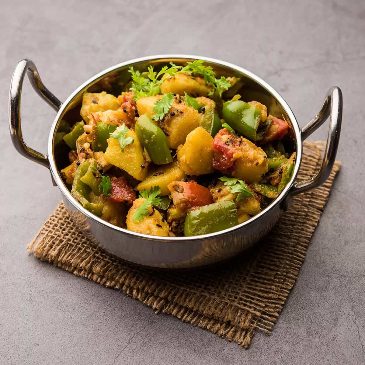 How to make Aloo Simla Mirch Ki Sabji Recipe