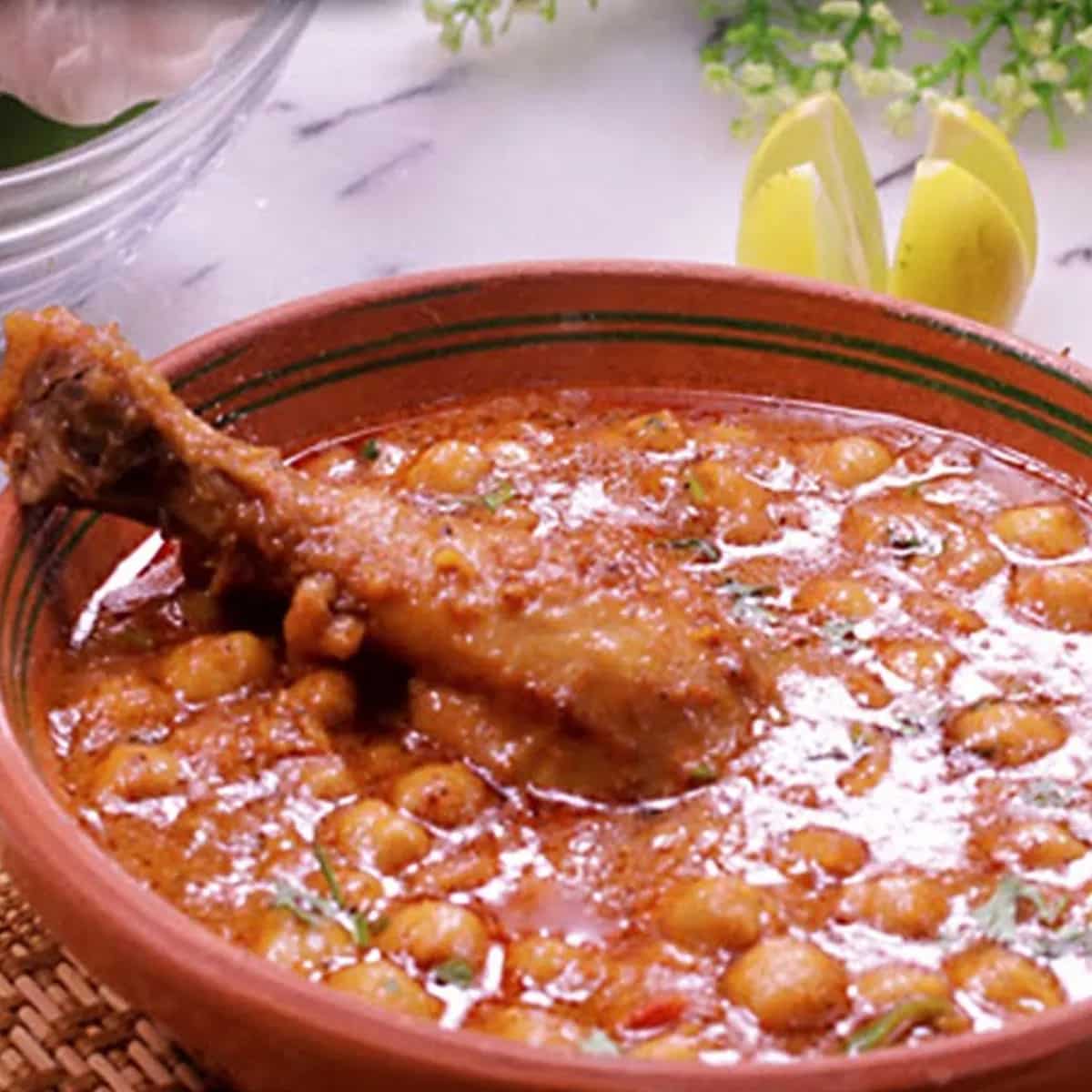 How to make Lahori Murgh Chhole Recipe