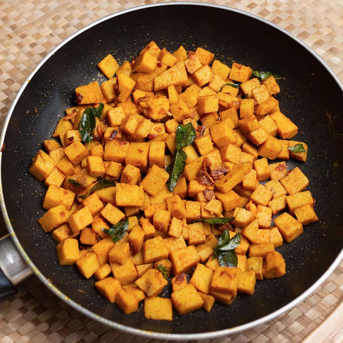 How to make Chena Mezhukupuratti Recipe