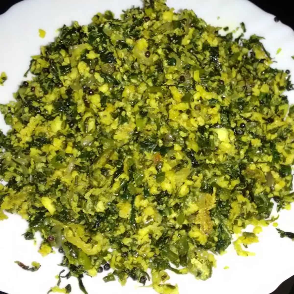 How to make Mutta Cheera Thoran Recipe