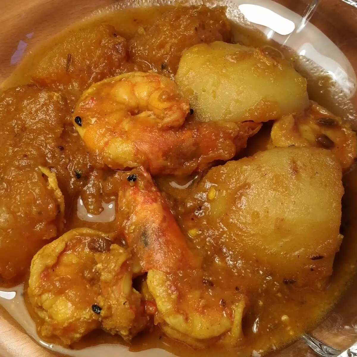 How to make Chingri Kumro'r Dalna Recipe