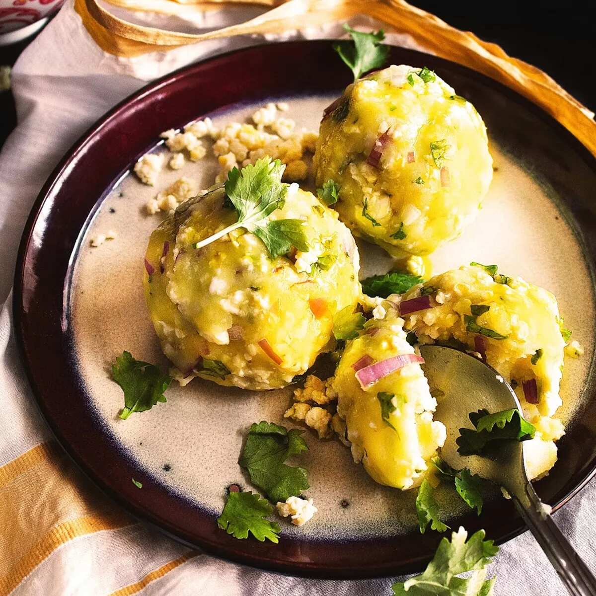 How to make Ucche Alu Bhaate Recipe