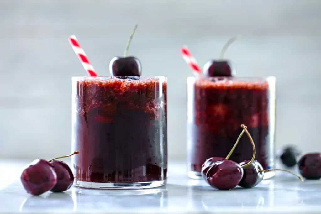 How to make Cherry Coke And Rum Recipe