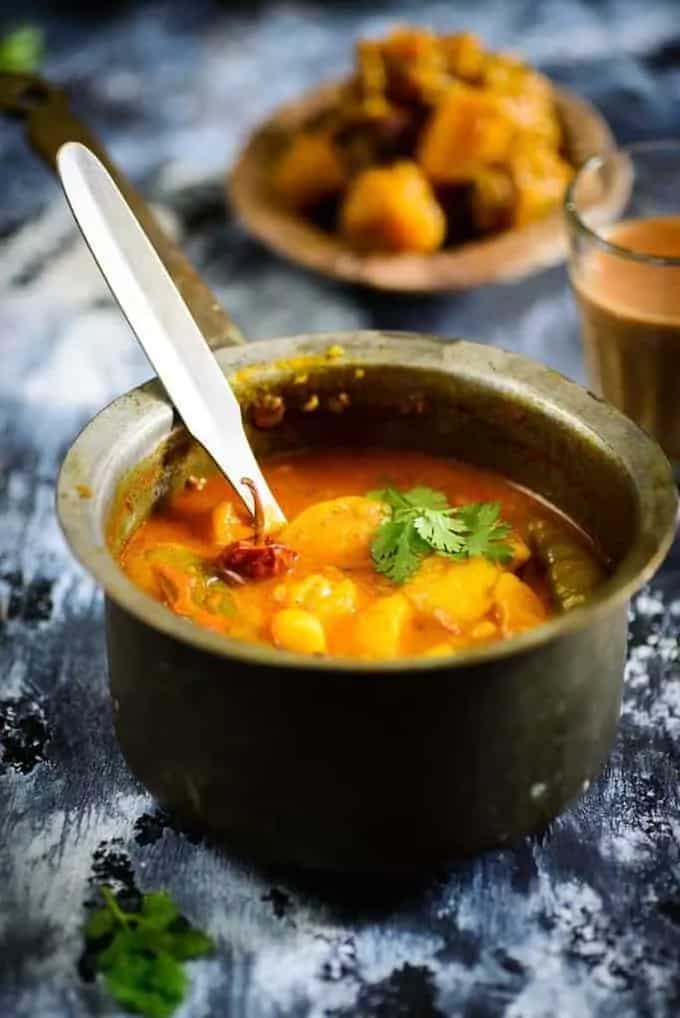 How to make Mathura Ke Dubki Wale Aloo Recipe