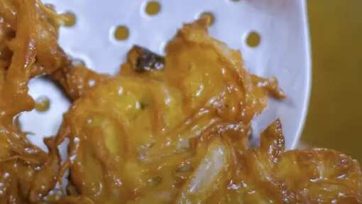 Peyaji: An Onion Fitter With A Cozy Feeling