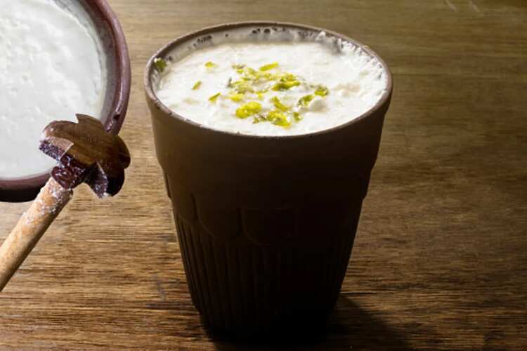 Chaas Vs Lassi: 5 Key Differences Between These Dahi-Based Drinks