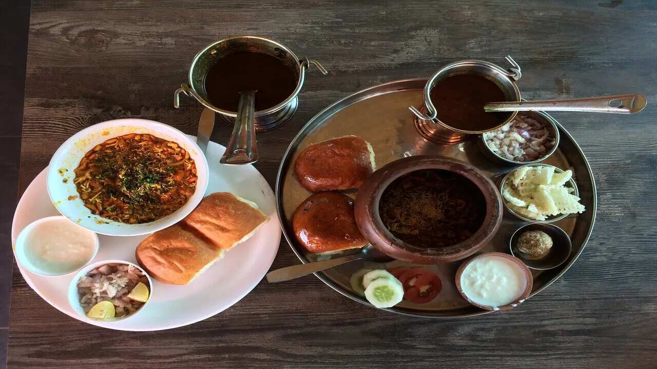 5 Classic Breakfast Dishes From Maharashtra That Have Our Heart