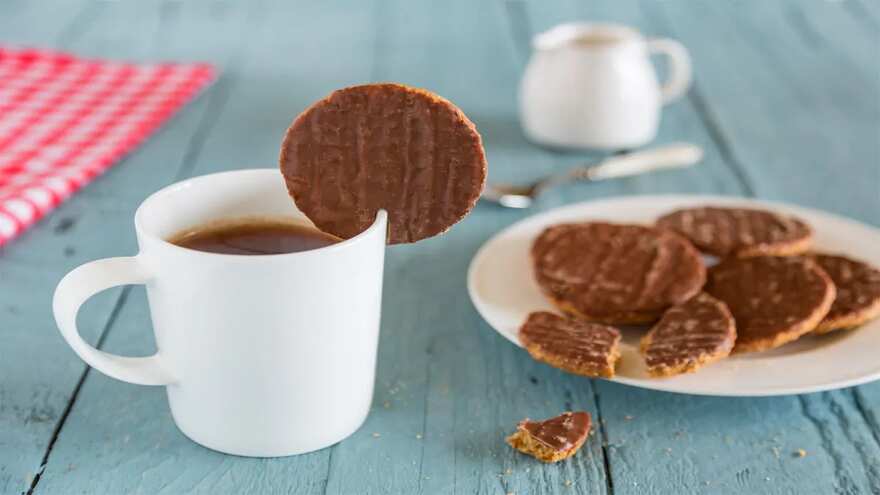 Little Joys: The Art Of Dunking Biscuits Into Tea