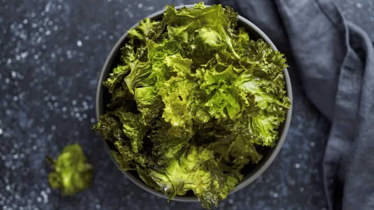 8 Low-Calorie Snacks For Late-Night Cravings