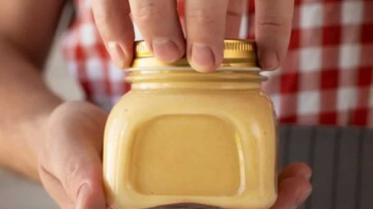 How To Open Stuck Bottles Or Jar Lids: 5 Tips To Follow