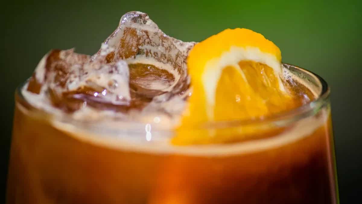 6 Boozy Iced Tea Cocktails For A Refreshing Pick-Me-Up