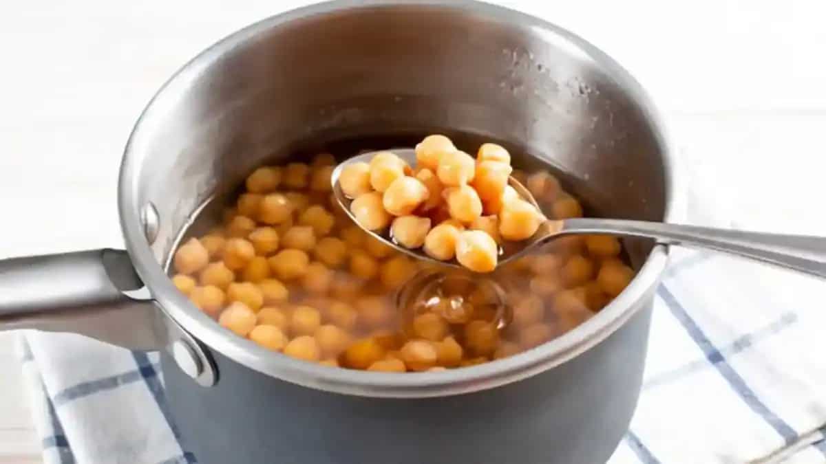 4 Amazing Ways To Reuse Chickpea Water