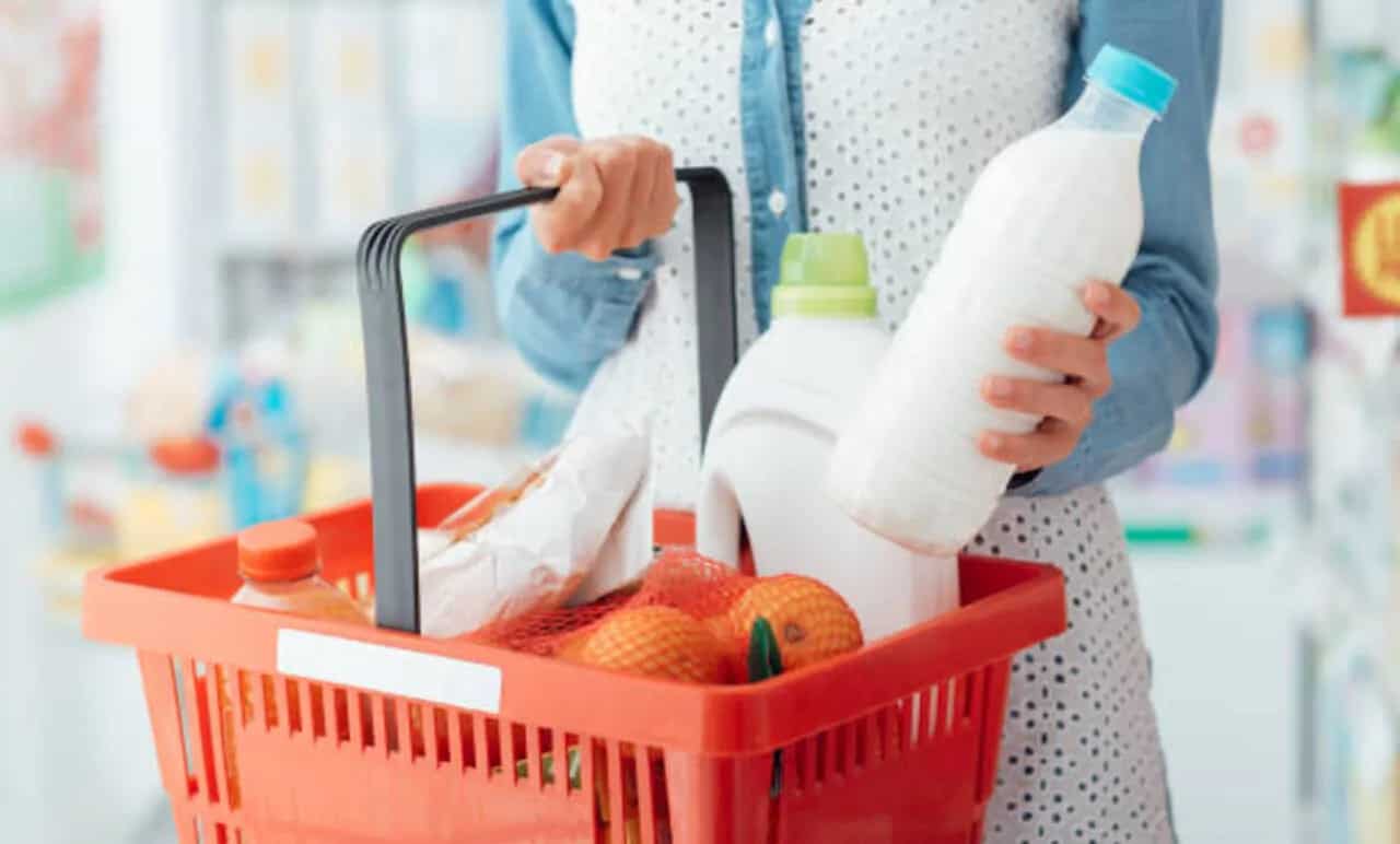 From Store To Fridge: The 6 Essential Tips To Safely Handle Milk
