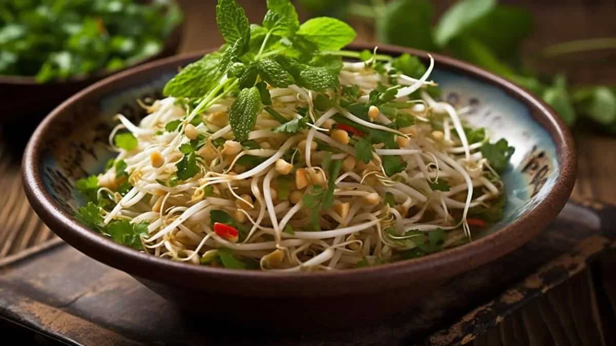 Sprouts For Breakfast: 5 Interesting Ways To Add Them To Your Meal