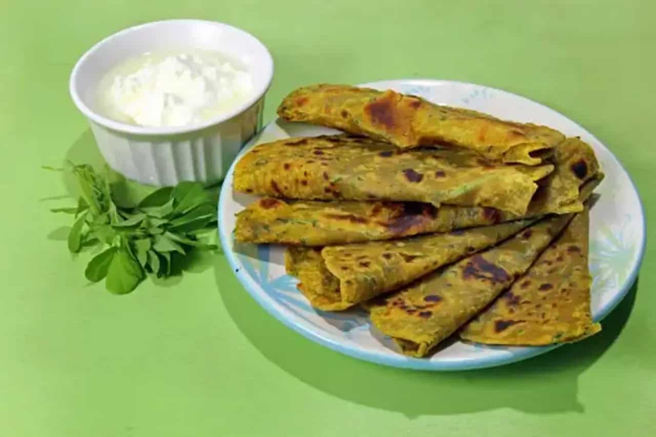 5 Methi Snacks To Pair With Your Evening Tea This Winter Season