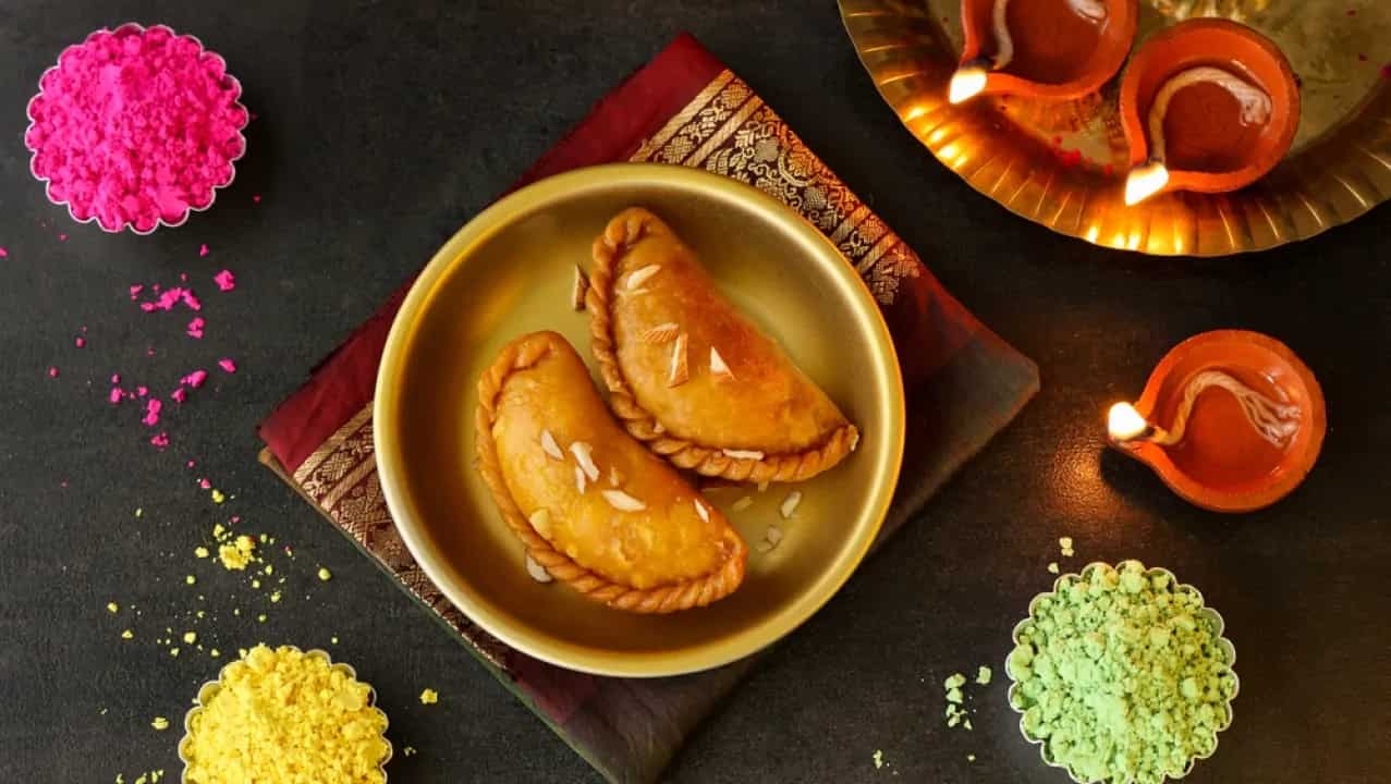 Diwali 2022: Bread Karanji That’s Perfect For Festive Indulgence