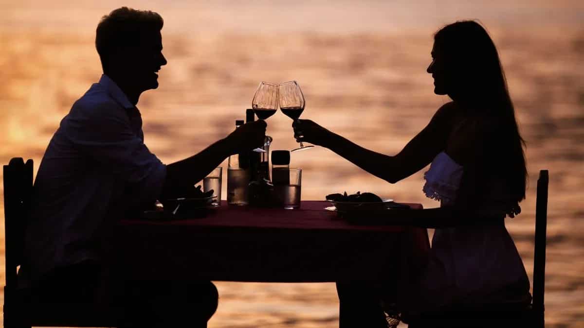 First Date Foodie Guide: From Spicy No-No’s To Delicious Do's