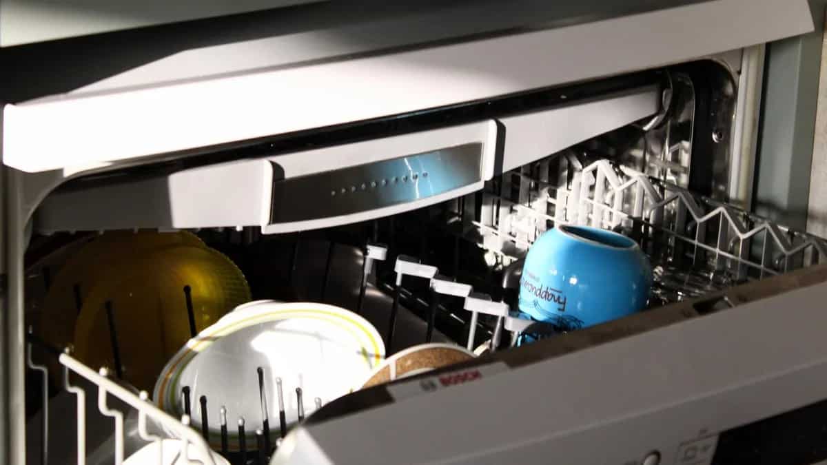 A Beginner's Guide: How To Use A Dishwasher